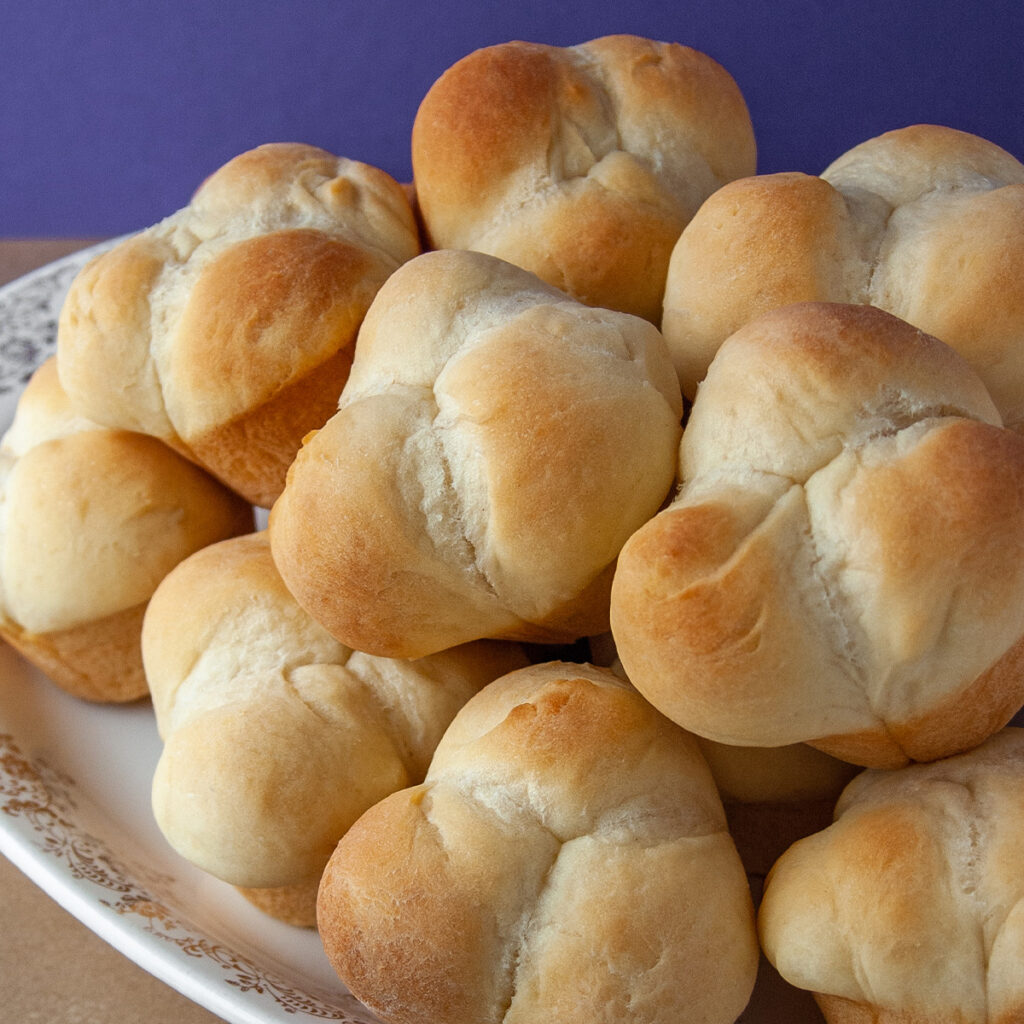 Cloverleaf Dinner Rolls - Vintage Baked Modern
